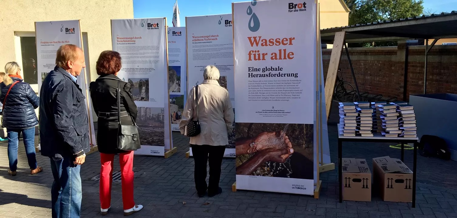„Wasser für alle! Eine globale Herausforderung“ - neue Ausstellung im Infopunkt Prieros ...